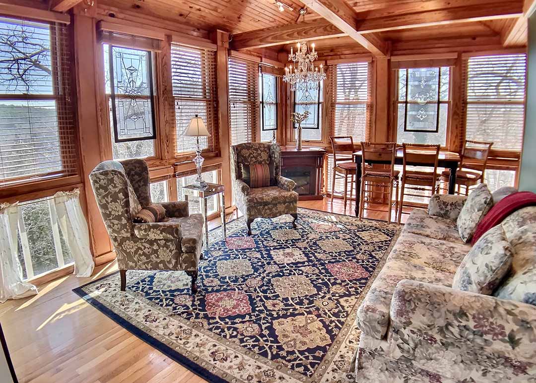 Crystal Terrace Suite - The Piedmont House - Eureka Springs Lodging